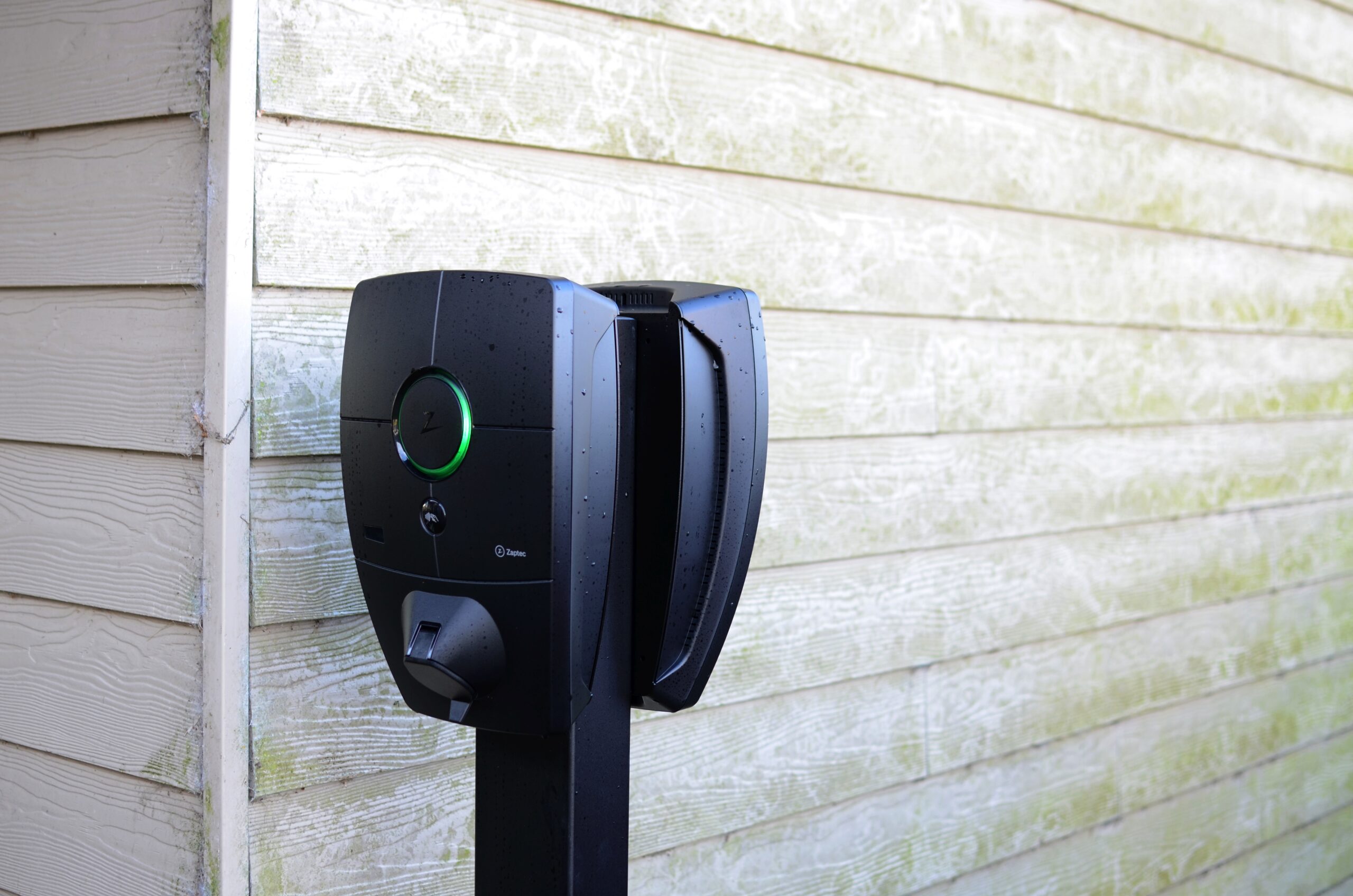 Een dubbele Zaptec Pro bij een woon-zorgcentrum in West-Friesland ...